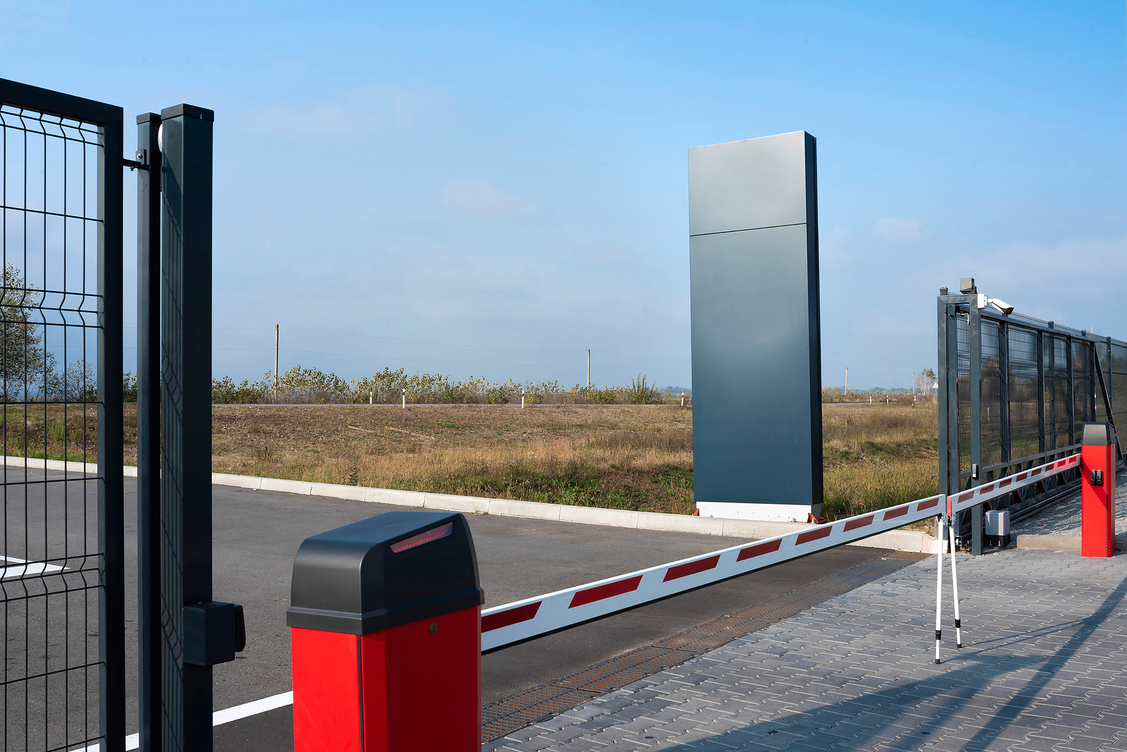 5 Ways a Gate Can Benefit Your Commercial Property | BAF Corporation