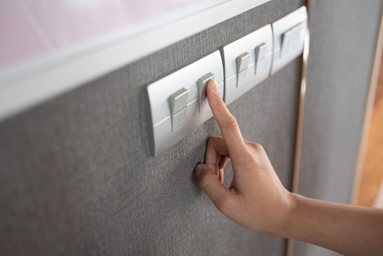 A Complete Guide to Removing and Replacing Wallcoverings | BAF Corporation